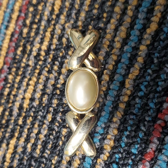 Carolee | Jewelry | Vintage Carolee Gold Color X Design Pin Brooch ...